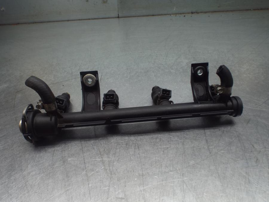 BMW K1200 K 1200 LT 2002 Injector Rail