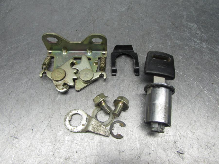 Honda GL1000 GOLDWING GL 1000 Dummy Tank Lock / Catch And Key