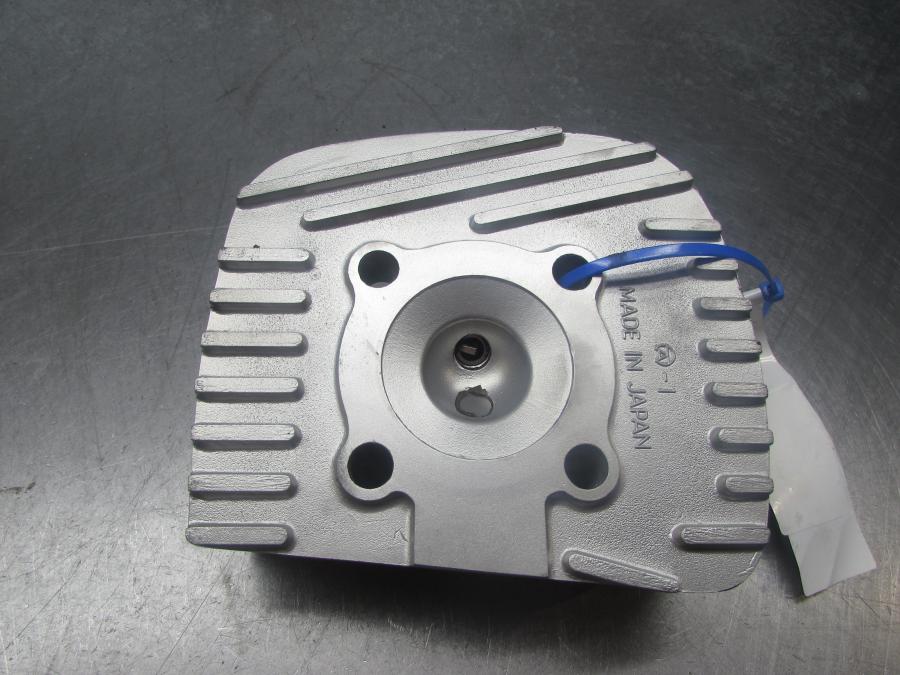 Kawasaki F7 175cc TRAIL 1973-1975 Engine Cylinder Head / Cylinderhead