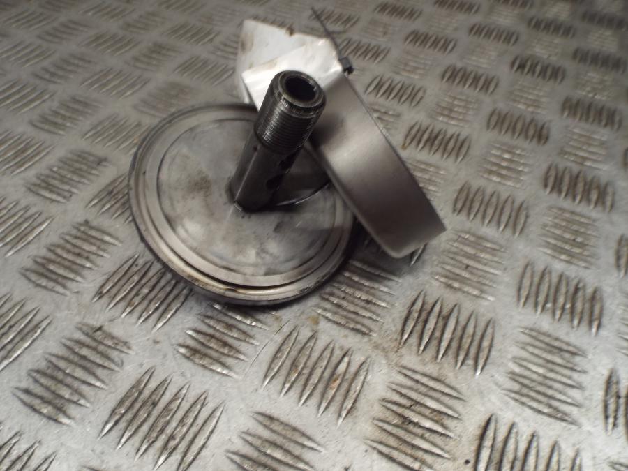 Kawasaki GPZ750 Unitrack ZX750A 1983-1985 Engine Oil Filter Bowl Plate ...