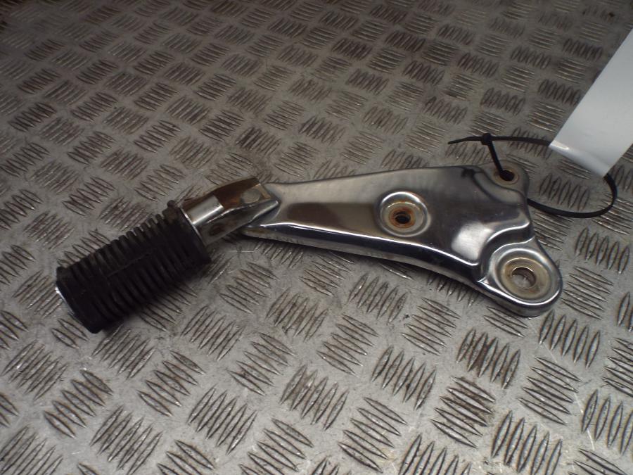Suzuki GN400 1980 Onwards Left Hand Side LHS Footpeg Hanger Bracket