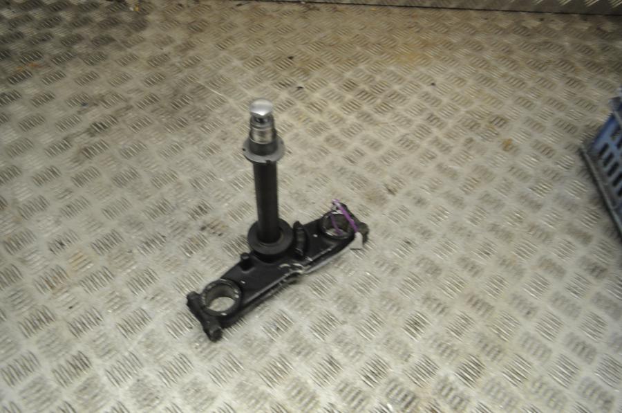 Suzuki GS1100 G L 1982 1983 37mm Lower Bottom Fork Yoke Clamp