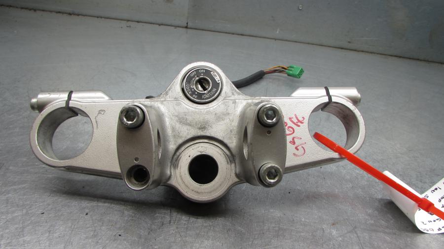 Suzuki GSF600 BANDIT 2000-On Upper Top Fork Steering Yoke And Ignition ...