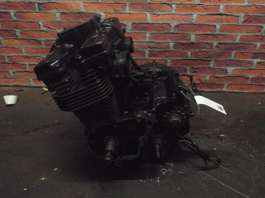 Suzuki GSX550 GSX 550 Circa MID 1980s Engine Motor N702-110825
