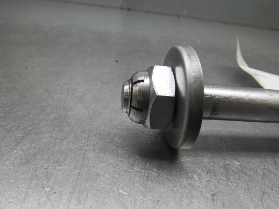 Suzuki GT250 GT 250 1972-1977 Swing Arm Spindle / Swingarm