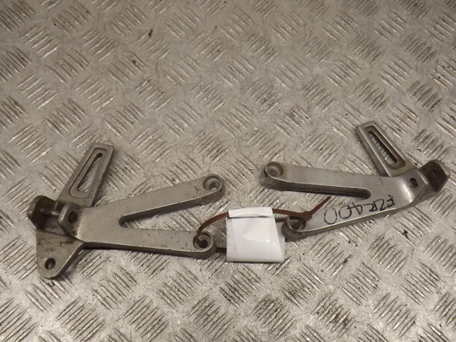 Yamaha FZR400 1WG Left And Right Side Pillion Foot Peg Hanger Brackets