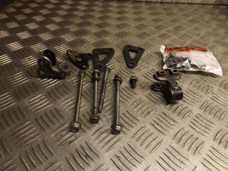 Yamaha SRX250 SRX 250 1986 Engine Mount Pins & Brackets