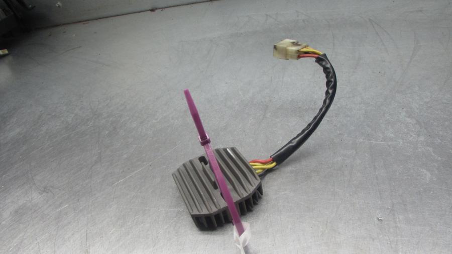 Yamaha YZF R6 5SL 2003-2005 Regulator Rectifier