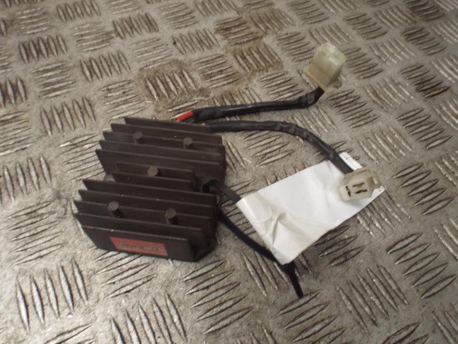 Honda CB200N CB450N SuperDream Super Dream Voltage Regulator Rectifier Unit