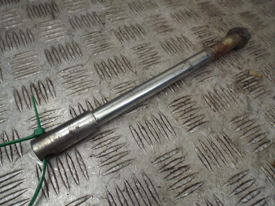 Kawasaki Z550 Z 550 LTD 1980-On Front Wheel Spindle