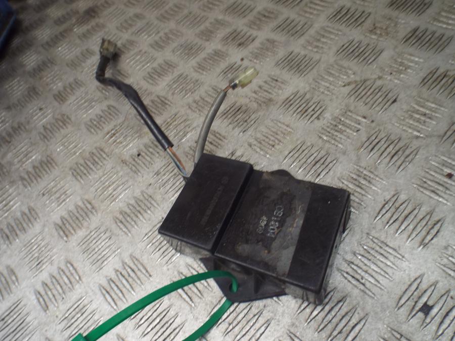 Suzuki RGV250 RGV 250 VJ22A CDI Igniter Box Unit
