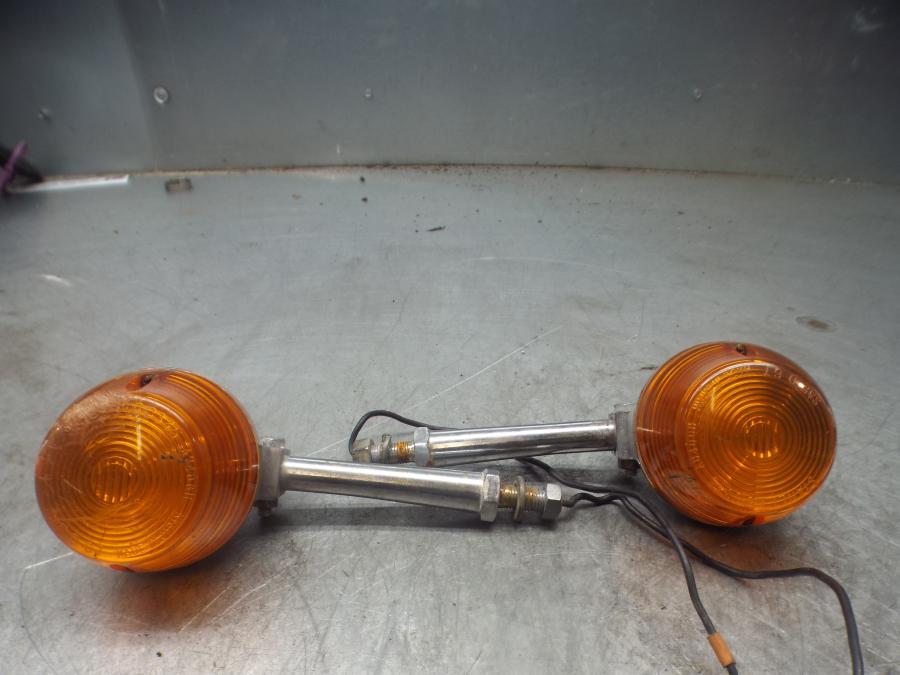 Honda CB450 1971-1975 Motorcycle One Pair Of Front Indicators And Mounts