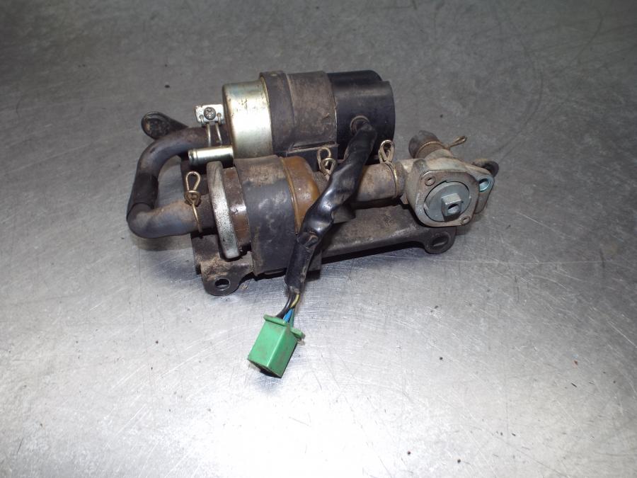 Honda VT800 C Shadow 1988 Motorcycle Gas Petrol Fuel Pump Assembly