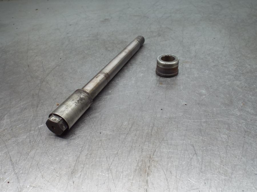 Honda XRV750 XRV 750 Africa Twin RD07 1993-on Front Wheel Spindle