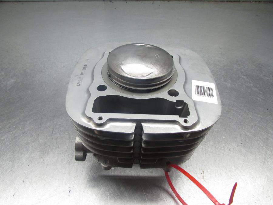 Suzuki SP370 Circa 1978-1979 Engine Cylinder Barrel And Piston Standard ...