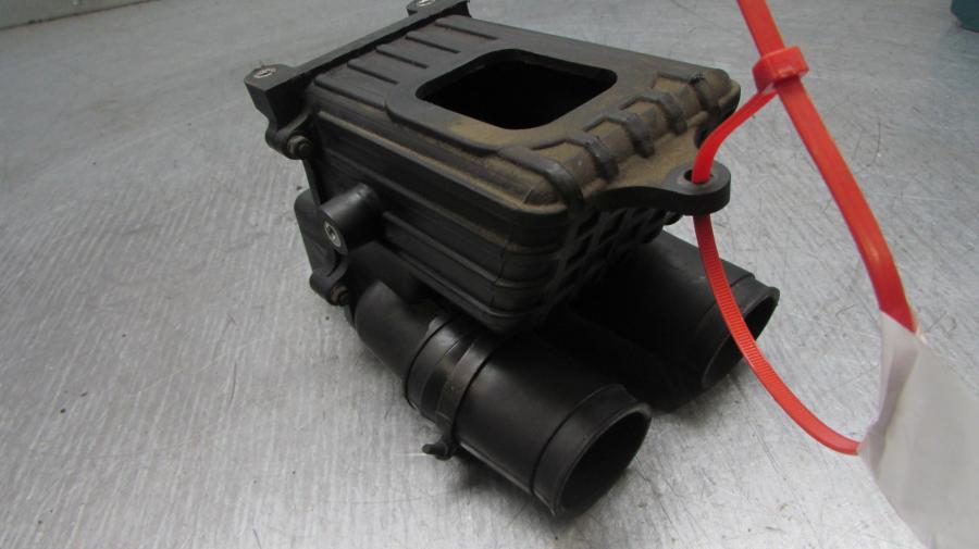 Yamaha RD250 RD400 C D 1976-1977 Motorcycle Airbox Assembly