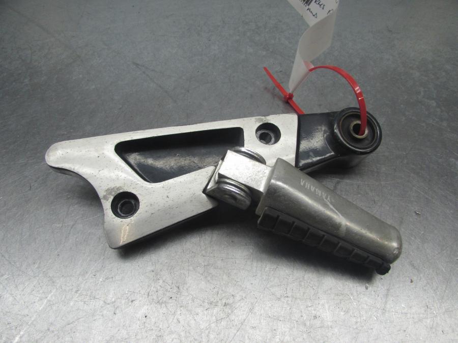 Yamaha V-MAX 1200 VMAX Right Hand Side Pillion Foot Peg And Hanger ...