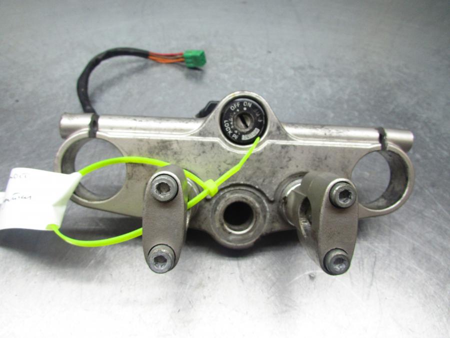 Suzuki GSF1200 Bandit Mk2 Motorcycle Top Fork Yoke And Ignition