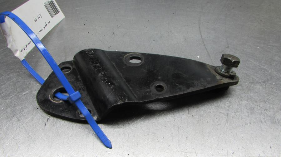 Honda CB175 1969-1973 Rear Right Hand Footrest Footpeg Mounting Bracket