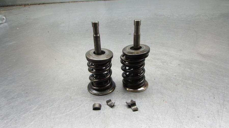 BSA B44 19960-1970s Inlet & Exhaust Valves With Springs