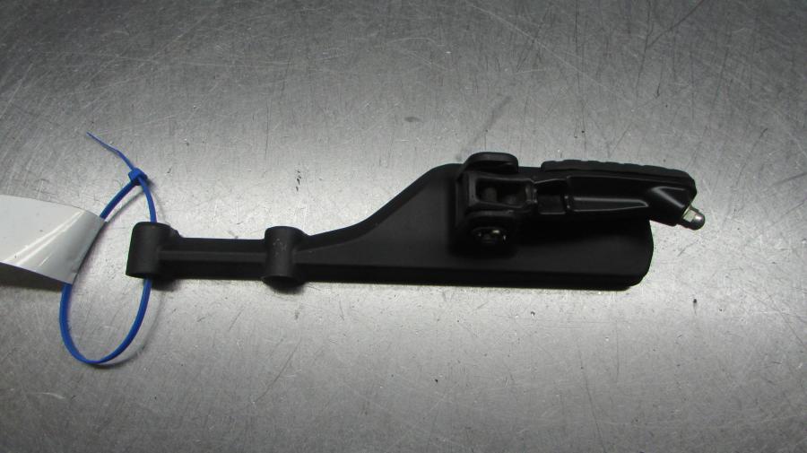 Husqvarna Svartpilen 125cc 21-23 Left Hand Side Pillion Foot Peg Hanger ...