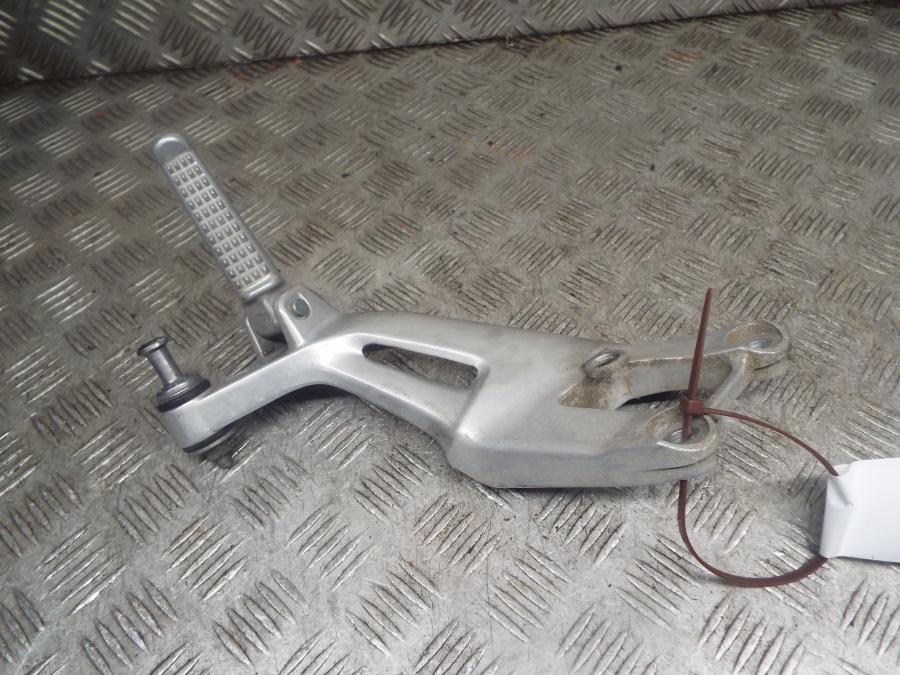 Honda CBR1100XX Blackbird 1999-2000 Left Pillion Footrest Hanger And Peg